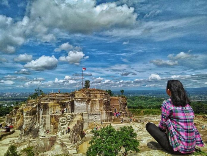 The Cliff of Breksi, Ex-Quarry Land Which is Always Full of Visitor ...