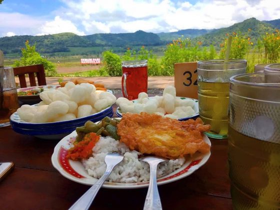 Geblek Pari Nanggulan, Addicting Village Culinary - Yogyakarta Tourism ...