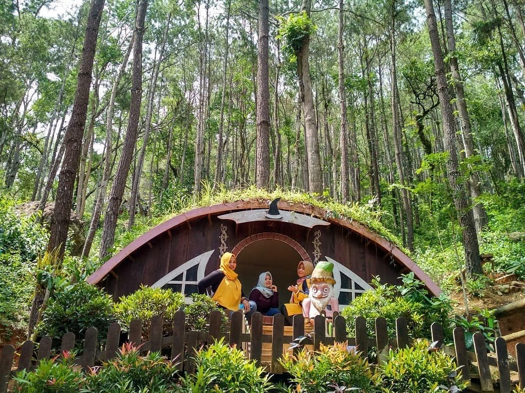 Rumah Hobbit (The Hobbit House) - Dinas Pariwisata Daerah Istimewa ...