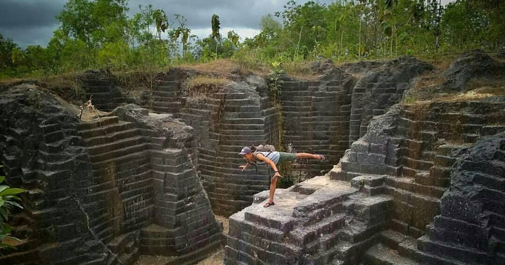 Watu Giring, Wisata Galian Tambang Kapur yang Artistik - Dinas ...