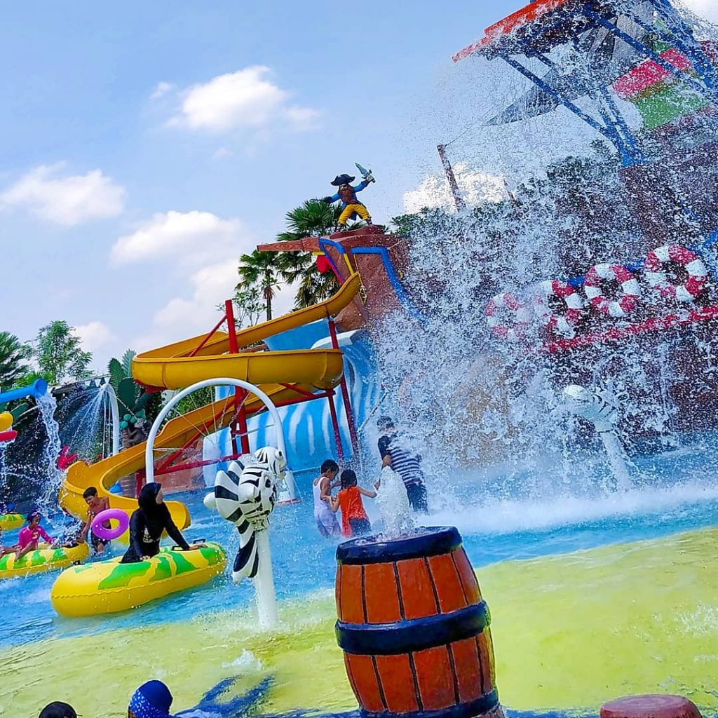 Citra Grand Mutiara Water Park Istana Air di Ujung Barat Yogyakarta ...