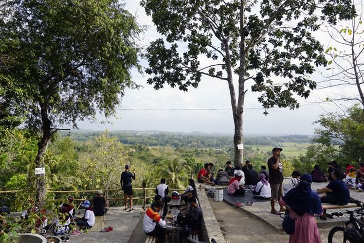 Pesona Kuliner Angkringan Puncak Bibis - Dinas Pariwisata Daerah Istimewa Yogyakarta